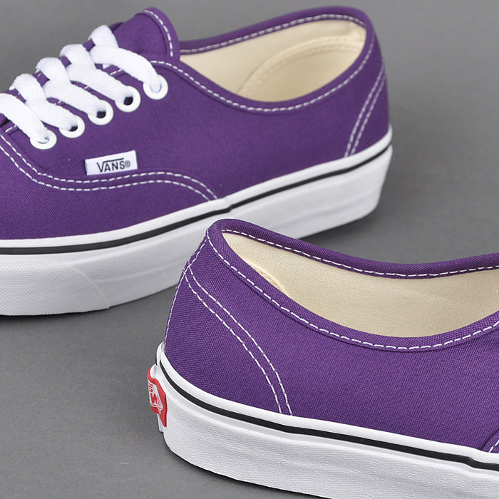 Vans Authentic tím lên ngôi đón đầu mọi xu hướng trong năm nay
